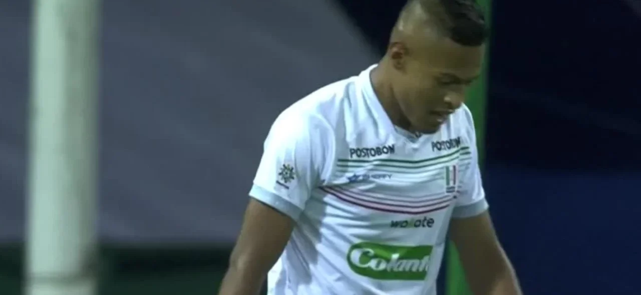 David Lemos lo tenía todo, pero mandó el balón a las nubes