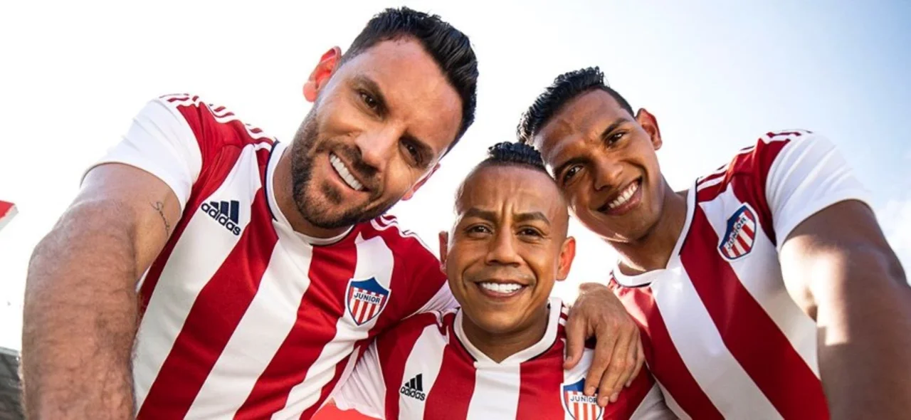 ¡Lista la indumentaria del ‘tiburón’! Junior presentó su nueva camiseta