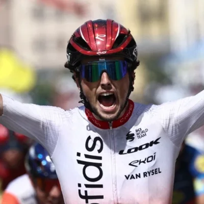Victor Lafay ganó etapa 2 del Tour de Francia; Yates sigue líder