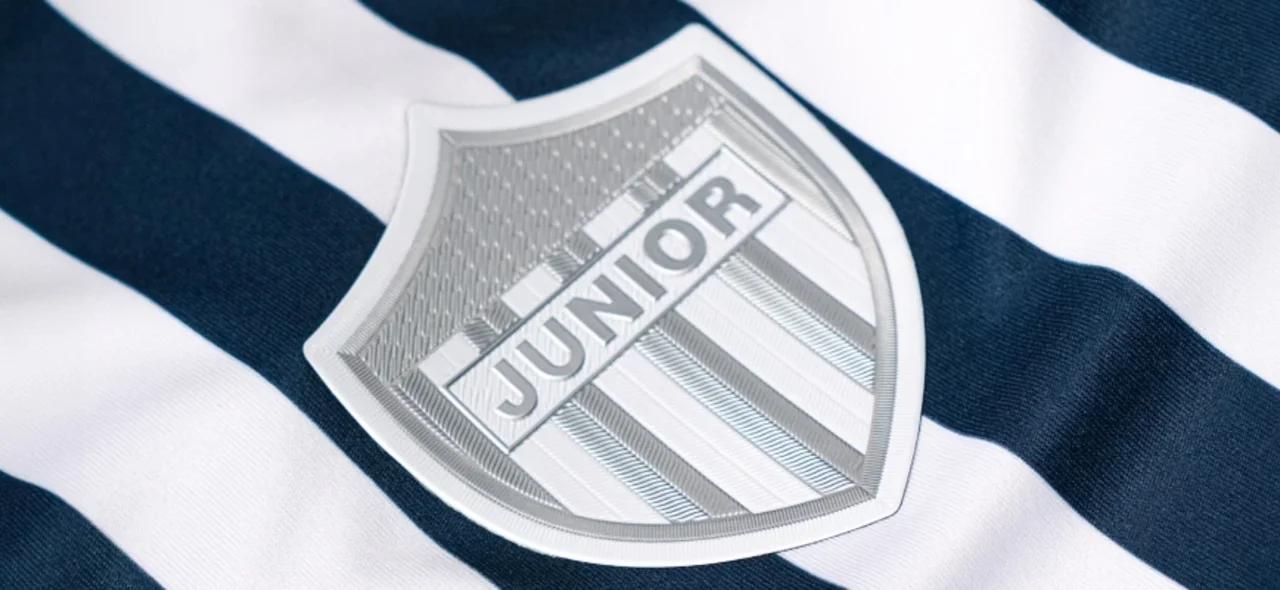 ¡Centenario 'tiburón'! Junior presentó su nueva camiseta