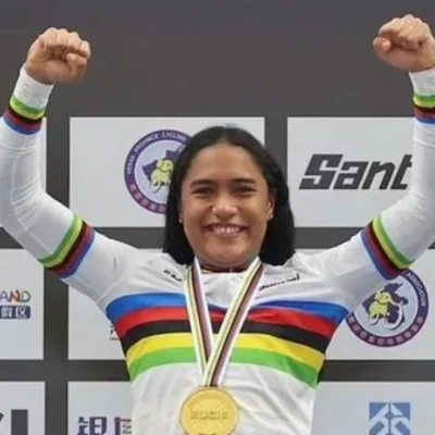 ¡Más gloria! Stefany Cuadrado, triple campeona mundial en ciclismo