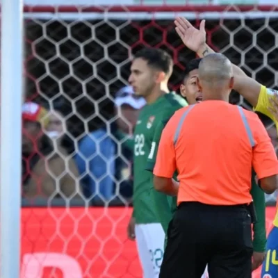 ¿Por qué no se pitó penalti de Bolivia ante Colombia por mano?