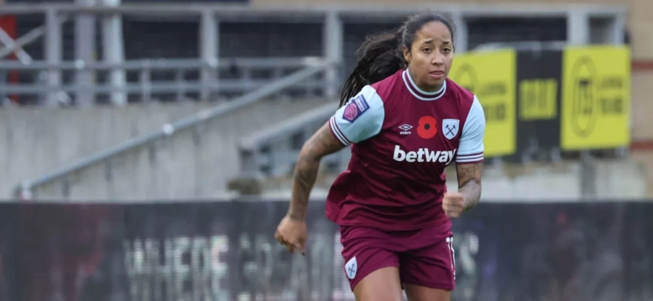 Manuela Pavi brilla en la victoria de West Ham