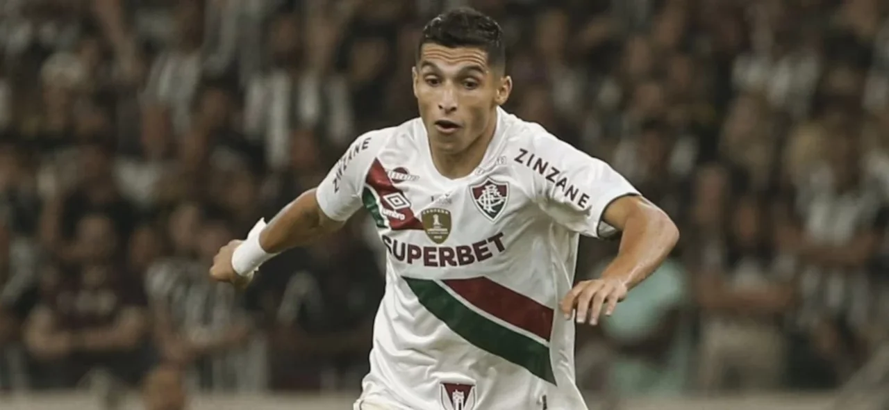 Kevin Serna aseguró la permanencia de Fluminense con un verdadero golazo