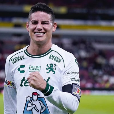 ¡Un beso lo confirmó! James Rodríguez tiene nueva novia