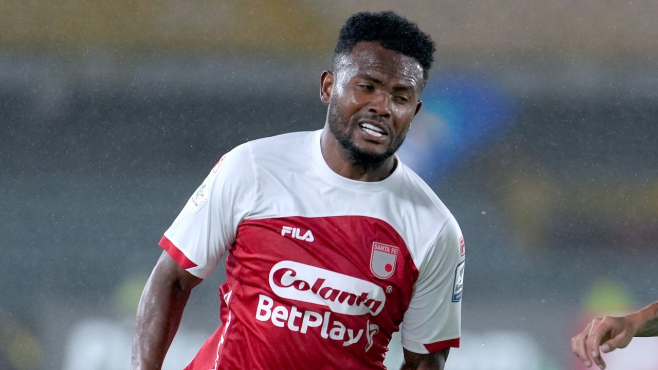 Elvis Perlaza salió lesionado del Santa Fe vs. Fortaleza