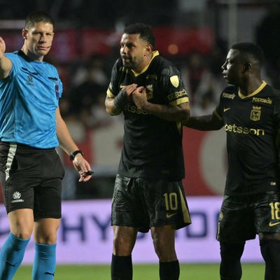 Edwin Cardona encendió la polémica: expulsado por un gesto en Brasil