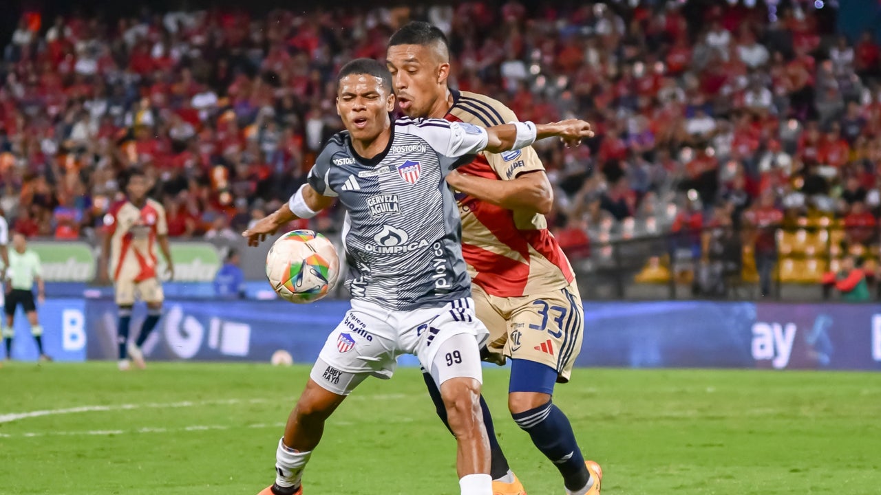 Medellín y Junior repartieron puntos en una noche llena de golazos