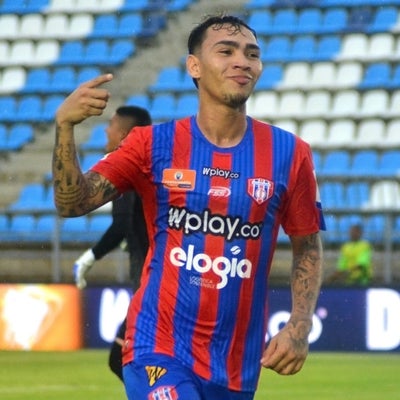 ¡Era el gol de Unión! Ricardo Márquez estrelló un tiro en el palo