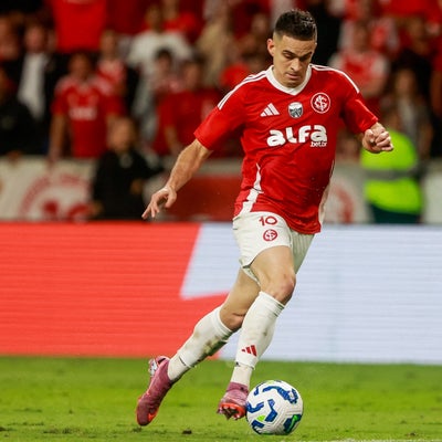 Santos Borré marcó su primer doblete con Internacional en 2026