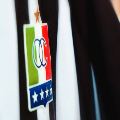 Once Caldas sorprende a sus aficionados con su segunda camiseta