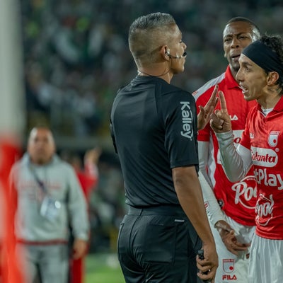 Gran polémica por jugada anulada a Santa Fe contra Nacional