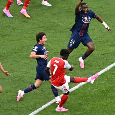 Mira la polémica mano de Saka en la final de la Champions League