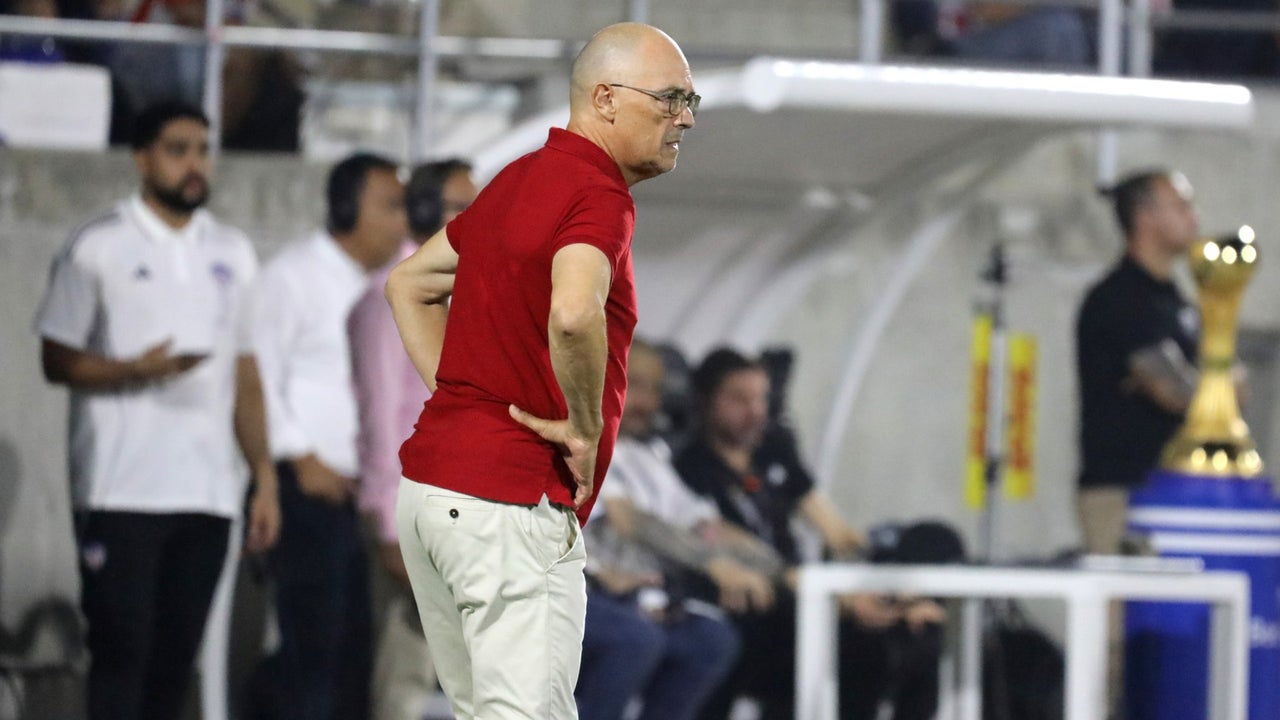 Hinchas de Junior opinaron sobre el futuro de Alfredo Arias